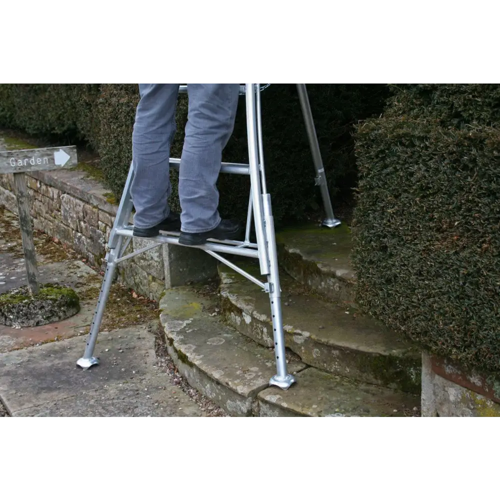 Hendon 3 Leg Adjustable Tripod Ladder - Skyland – Skyland Equipment Ltd